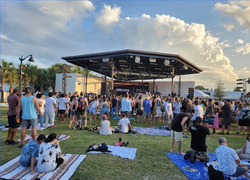 First Friday @ 5 has food trucks & free concerts in Boynton Beach